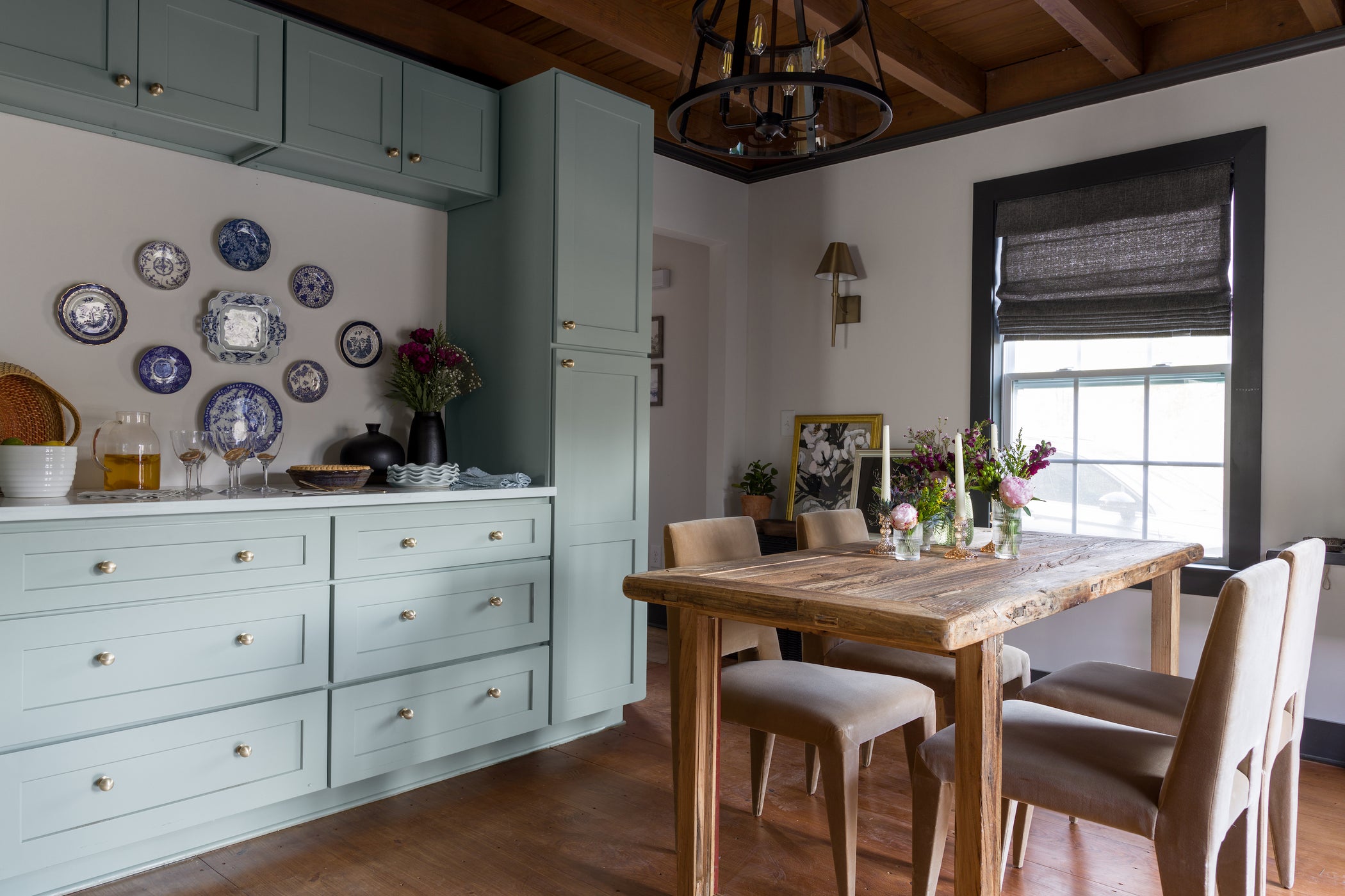 Farmhouse Classic – Indigo Road